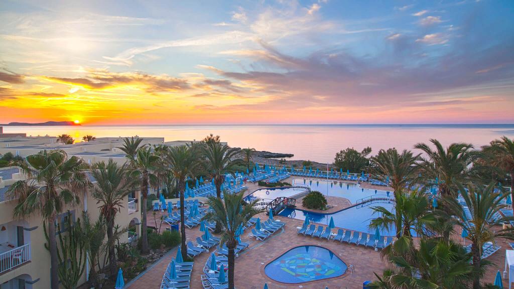 Tui Blue Aura Hotel in Ibiza - All Inclusive with water Park